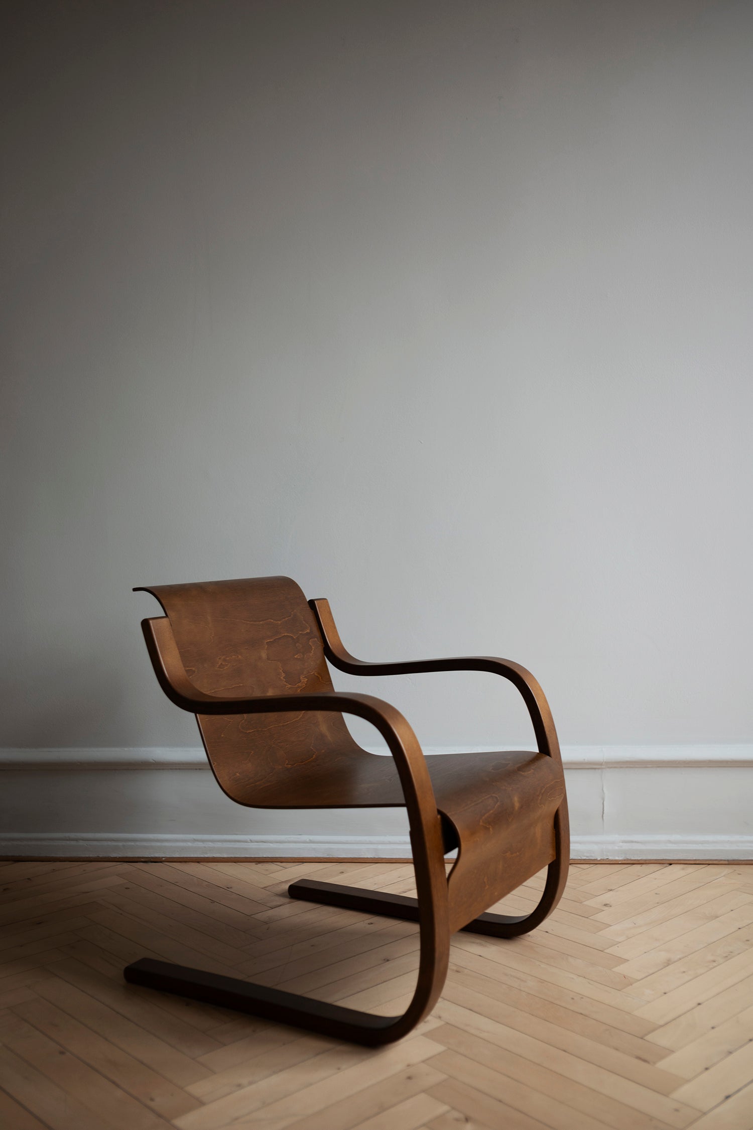 ARMCHAIR 42 WALNUT STAIN